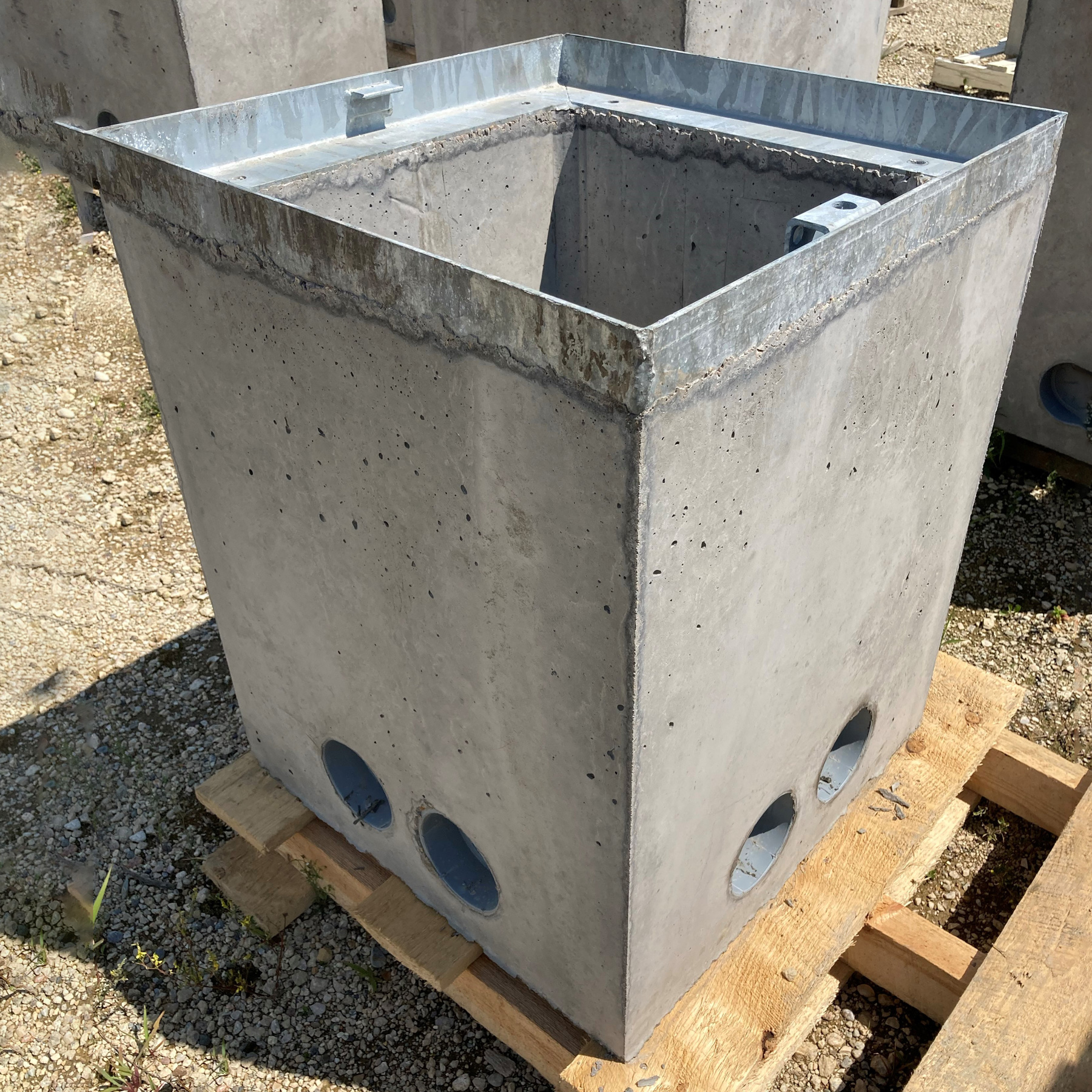 Concast In-Stock Pull Boxes & Flat Pads | Available for immediate delivery.