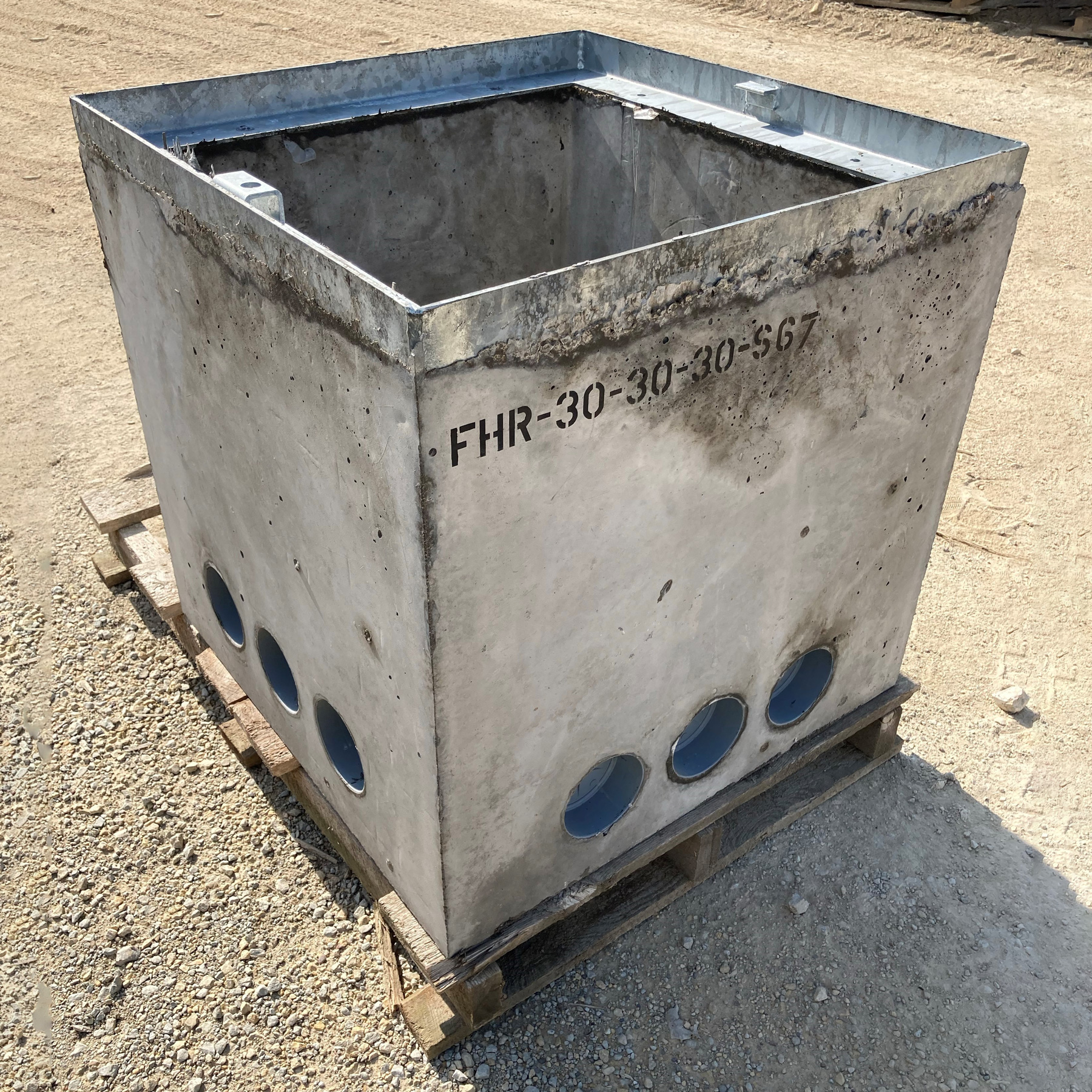 Concast In-Stock Pull Boxes & Flat Pads | Available for immediate delivery.