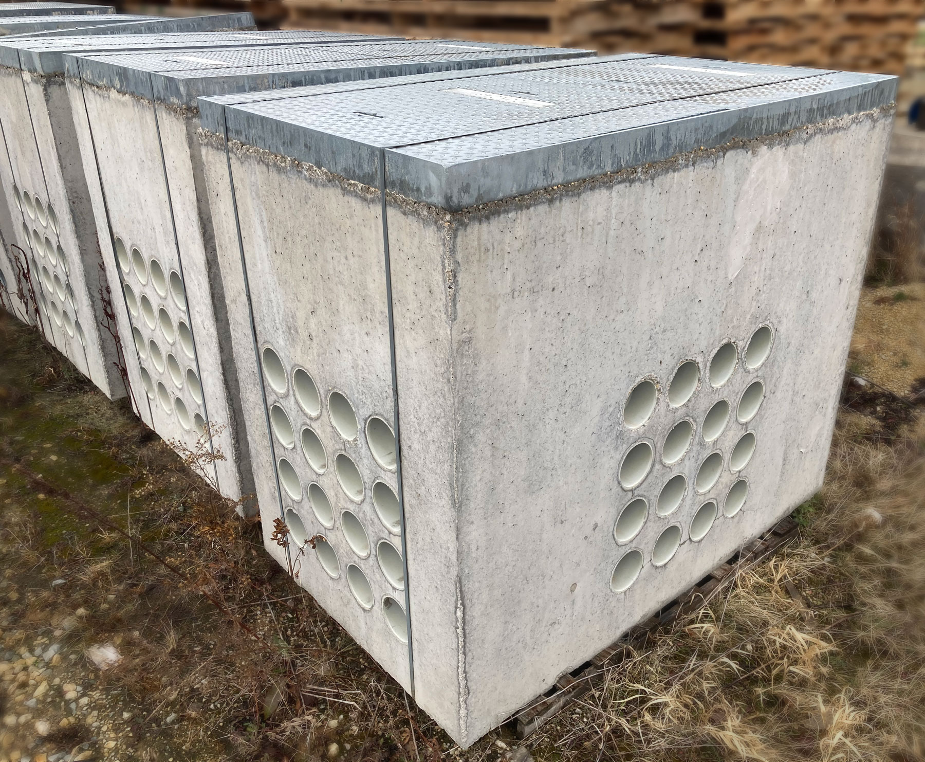 Concast In-Stock Pull Boxes & Flat Pads | Available for immediate delivery.